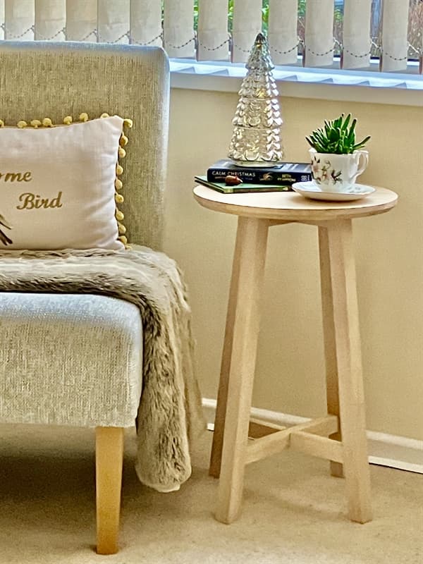 Cotswold Essentials Round Side Table